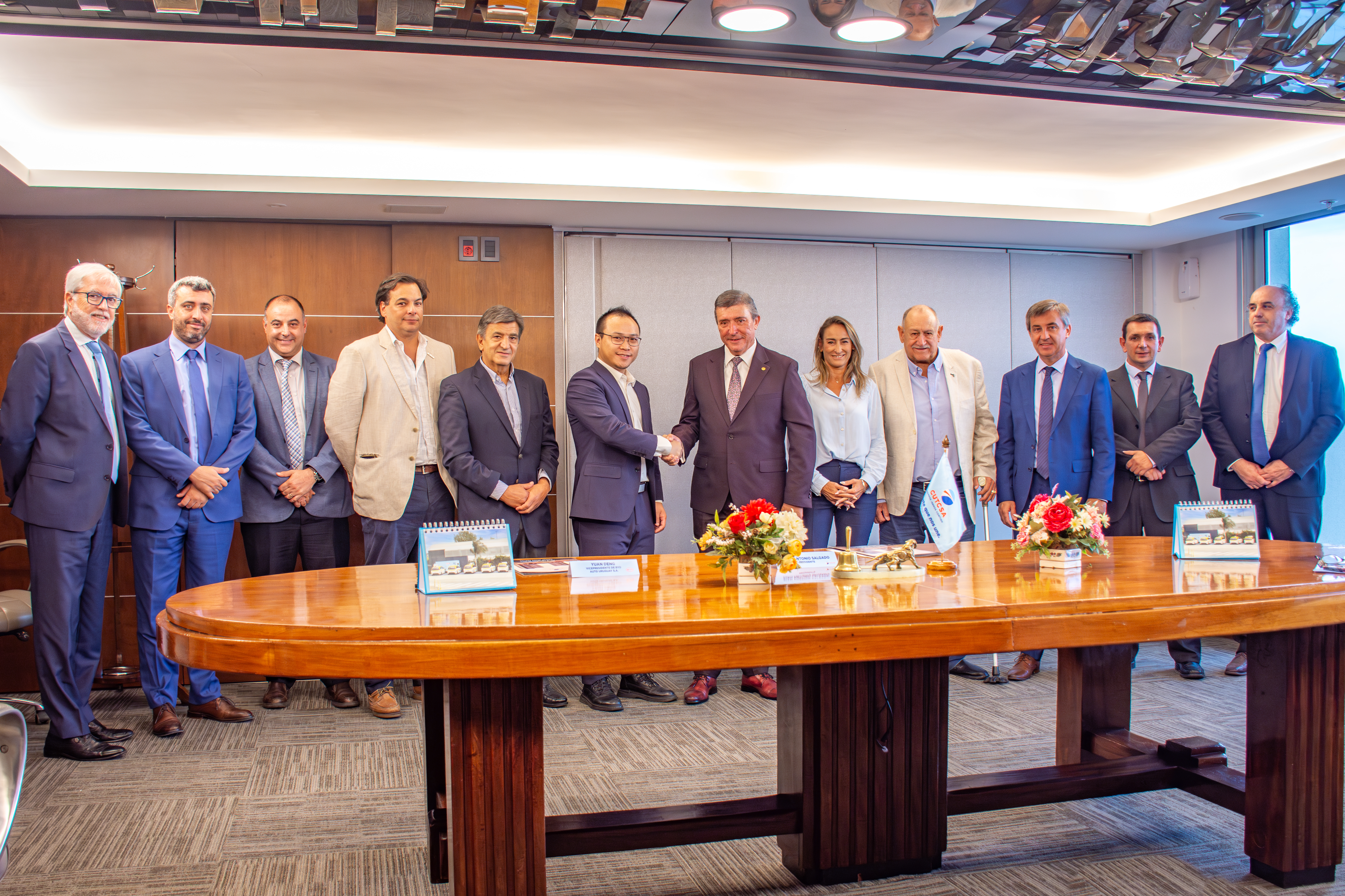 Firma de acuerdo con BYD para impulsar la movilidad eléctrica – Cutcsa